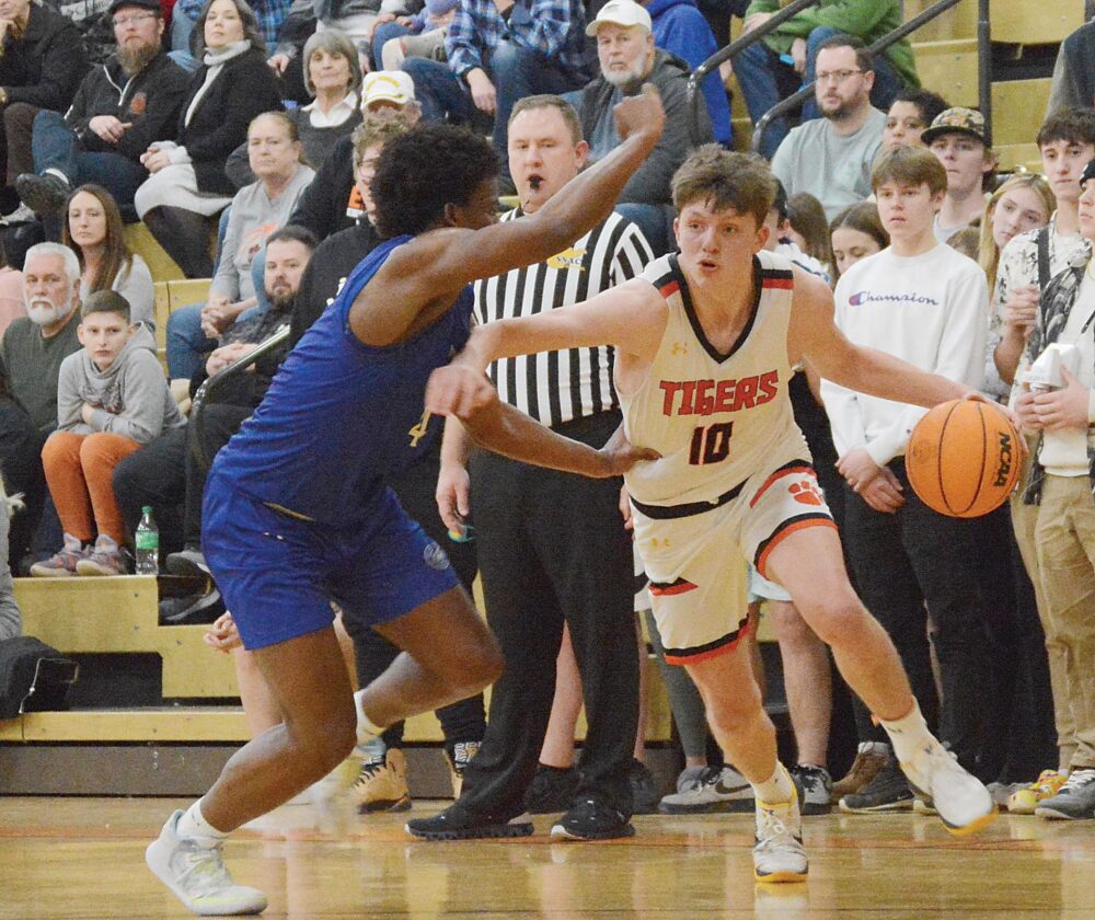 Goode, Zobbs power top-rated Senior past Tigers | News, Sports, Jobs - The Intermountain